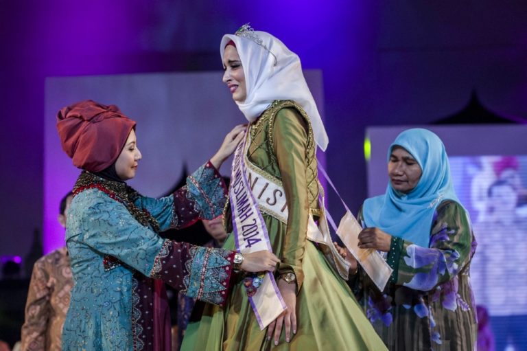 A Different Standard of Beauty: Unusual Pageants Worldwide • Page 10 of ...